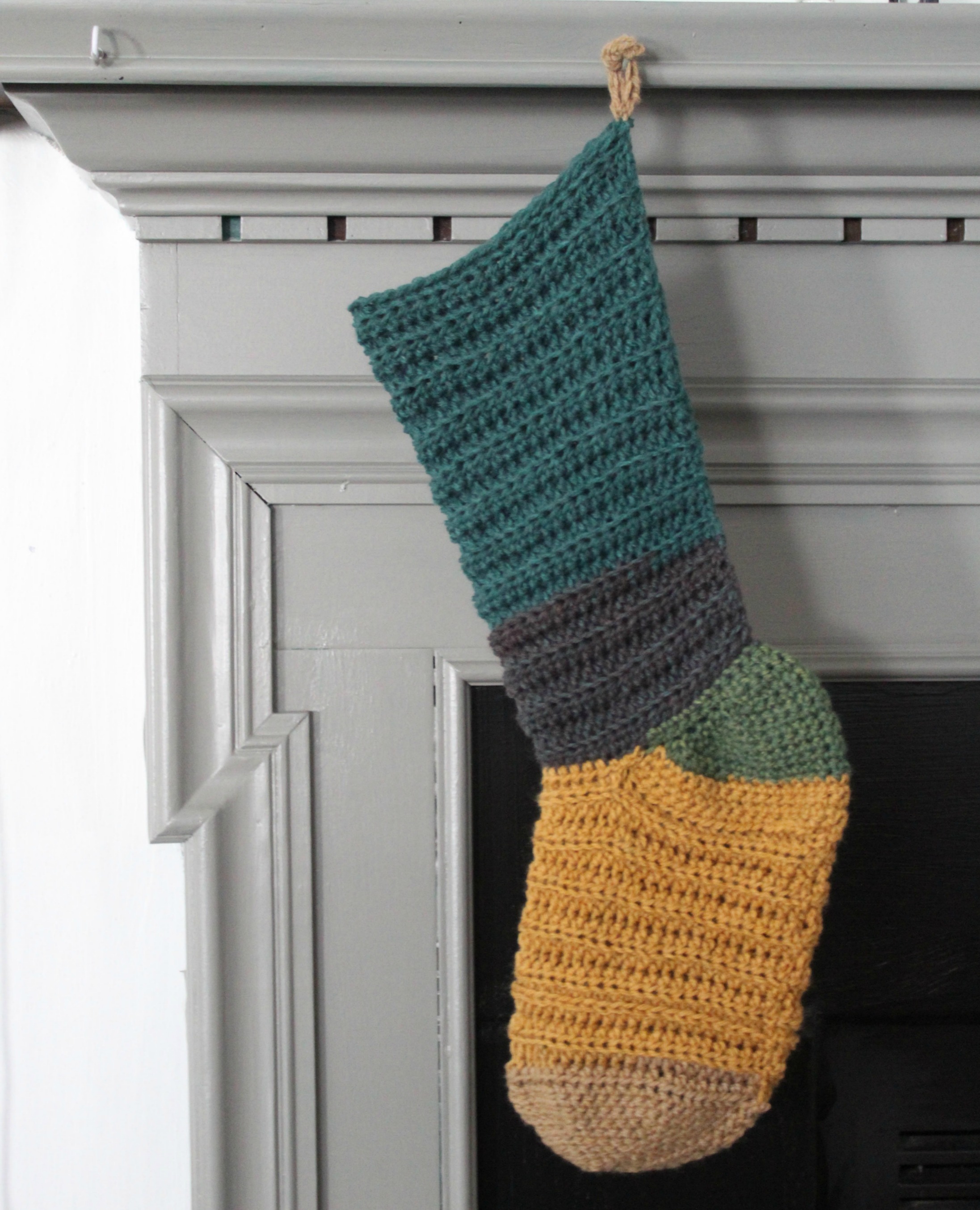 Make a MANDALA Stocking for Christmas This Year! - Yarn Hook Needles